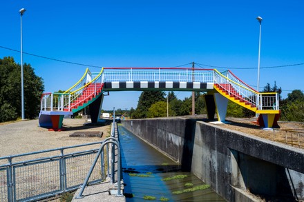 imágenes de Along The Water Slope Of Montech - France - 07 Aug 2022 ...