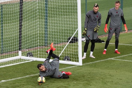 Gianluigi Donnarumma L Goalkeeper Paris Saint Editorial Stock Photo ...
