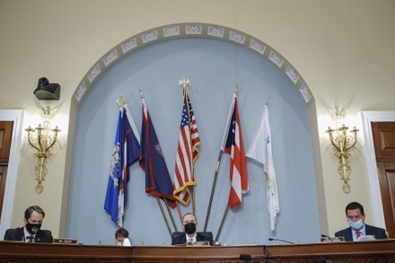 __COUNT__ imágenes de House Intelligence Committee Holds Hearing On ...
