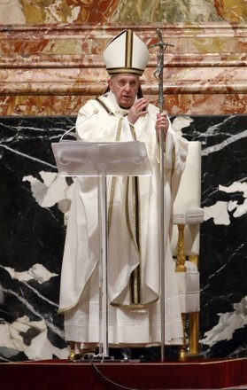 Pope Francis Celebrates Christmas Eve Mass Editorial Stock Photo ...