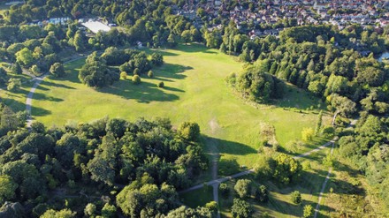 1,000 Singleton park Stock Pictures, Editorial Images and Stock Photos ...