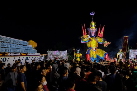 Chinesecelebrating Hungry Ghost Festival Called Chit Editorial Stock ...