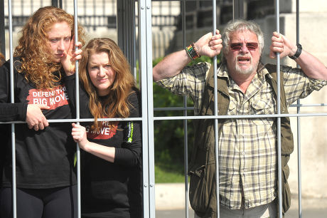 53 Barren cages Stock Pictures, Editorial Images and Stock Photos ...