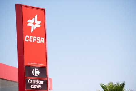 250 Carrefour logo Stock Pictures, Editorial Images and Stock Photos ...