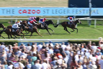2,000 Doncaster races Stock Pictures, Editorial Images and Stock Photos ...