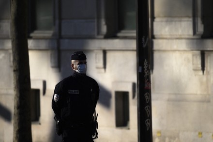 Police Officer Wearing Surgical Mask Patrols Editorial Stock Photo ...