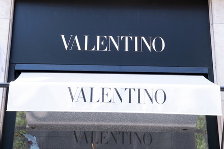 Shop Sign In Paris, France - 09 Apr 2020 Stock Pictures, Editorial ...