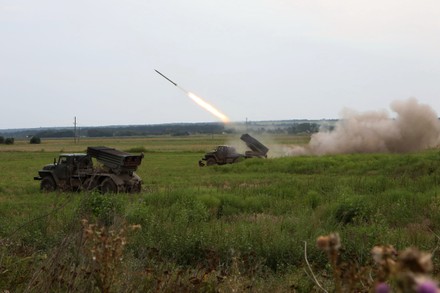 500 Multiple rocket launcher Stock Pictures, Editorial Images and Stock ...