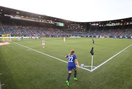 Erin Cuthbert Chelsea Kicks Corner Kick Editorial Stock Photo - Stock ...