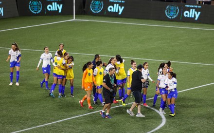 Portland Thorns Players During Drinks Break Editorial Stock Photo ...