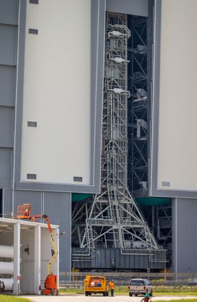 456foothigh Doors Nasa Vehicle Assembly Building Editorial Stock Photo ...
