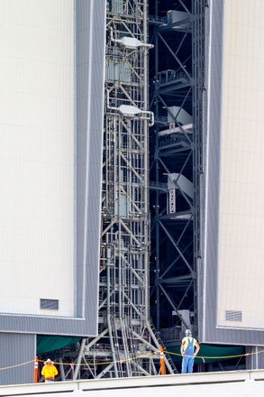 456foothigh Doors Nasa Vehicle Assembly Building Editorial Stock Photo ...