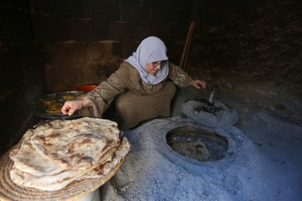 2,000 Breads Stock Pictures, Editorial Images and Stock Photos ...