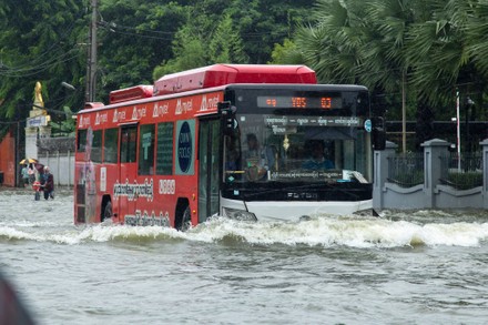 750 Bus in flood Stock Pictures, Editorial Images and Stock Photos ...