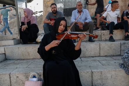 Palestinian Music Student Sajodah Plays Violin Editorial Stock Photo ...