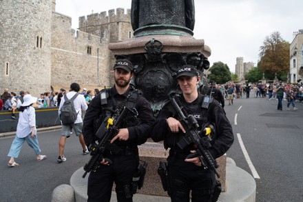 250 British army security guard Stock Pictures, Editorial Images and ...