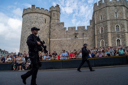 250 British army security guard Stock Pictures, Editorial Images and ...