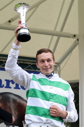 Alpinista Luke Morris Win Darley Yorkshire Editorial Stock Photo ...