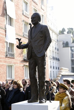 Ceremony Unveiling Commemorative Statue French Cartoonist Editorial ...