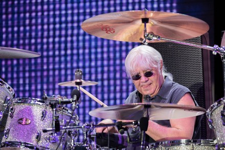 3,000 Deep purple Stock Pictures, Editorial Images and Stock Photos ...