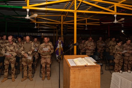 Handout Soldiers Attend Catholic Religious Service Editorial Stock ...