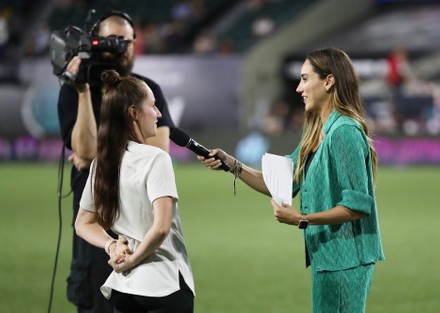 Melissa Ortiz Seen Interviewing Pitch Side Editorial Stock Photo ...