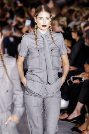 MFW - Supermodels Walk For Max Mara, Milan, Italy - 19 Sep 2019 Stock ...
