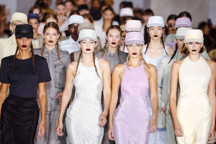 MFW - Supermodels Walk For Max Mara, Milan, Italy - 19 Sep 2019 Stock ...