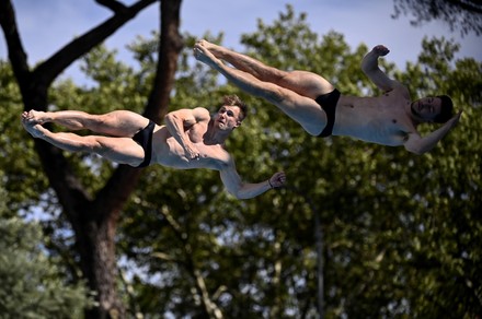 20,000 Men's diving Stock Pictures, Editorial Images and Stock Photos ...