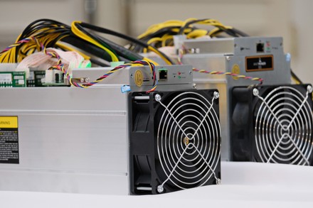 Box Mining Different Cryptocurrencies Cooling Video Editorial Stock ...
