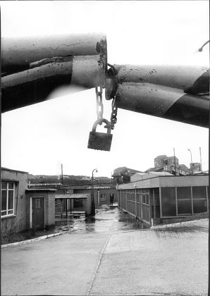 Arkwright Colliery Chesterfield Padlocked Gate Entrance Editorial Stock ...