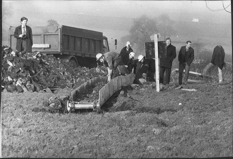 Lofthouse Colliery Disaster 1973 Plugging Shaft Editorial Stock Photo ...