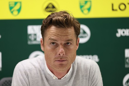 5,000 Scott parker manager Stock Pictures, Editorial Images and Stock ...