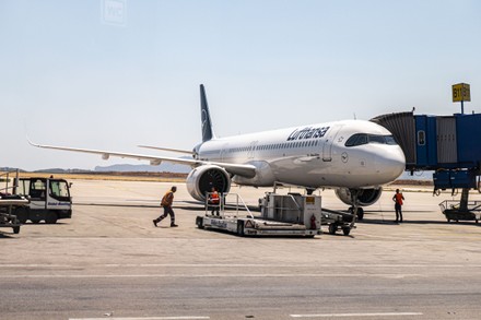 Lufthansa Airbus A321neo Aircraft Seen Parked Editorial Stock Photo ...