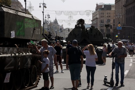 Russian MBTs Downtown Kyiv, Ukraine - 22 Aug 2022 Stock Pictures ...