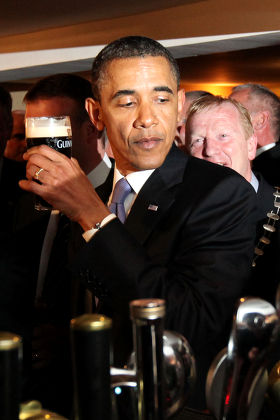 President Barack Obama Enjoys Pint Guinness Editorial Stock Photo ...