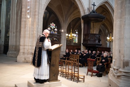 __COUNT__ Mass for Count of Paris, Prince Henri d' Orleans in Paris ...