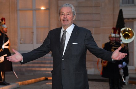 Alain Delon Arrives Attend State Dinner Redaktionelles Stockfoto ...