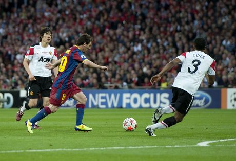Lionel Messi Fc Barcelona Splits Defence Editorial Stock Photo - Stock ...