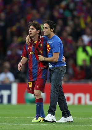 Lionel Messi Fc Barcelona Pitch Invader Editorial Stock Photo - Stock ...