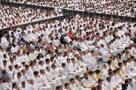 250 Altar servers Stock Pictures, Editorial Images and Stock Photos ...