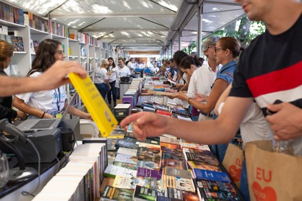 500 Book retail Stock Pictures, Editorial Images and Stock Photos ...