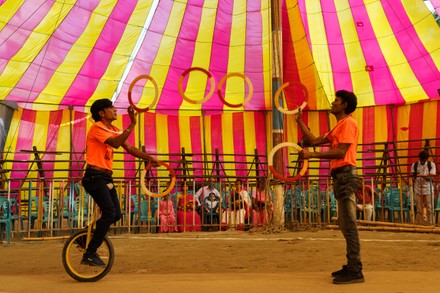 750 Circus workers Stock Pictures, Editorial Images and Stock Photos ...