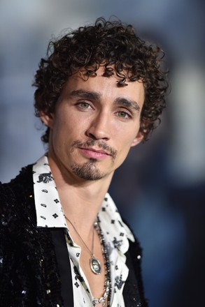 Robert Sheehan Attends Mortal Engines Premiere Editorial Stock Photo ...