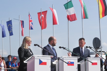 Signing ceremony of declaration on joint commitment for policing Slovak ...