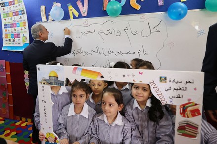 __COUNT__ Palestinian Prime Minister Mohammad Shtayyeh visits the Abu ...