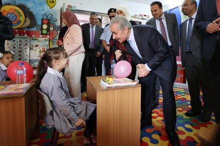 __COUNT__ Palestinian Prime Minister Mohammad Shtayyeh visits the Abu ...
