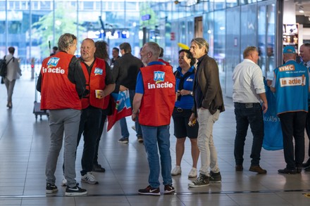 Striking Ns Employees Utrecht Centraal Connection Editorial Stock Photo ...