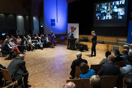 500 Group members talk Stock Pictures, Editorial Images and Stock ...