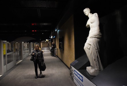 Replica Venus De Milo Famous Armless Editorial Stock Photo - Stock ...